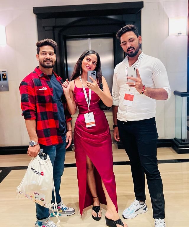 Neetesh Praliya Biography, Lifestyle, Vlogs, Gym, Wife, Gf, Girlfriend ...