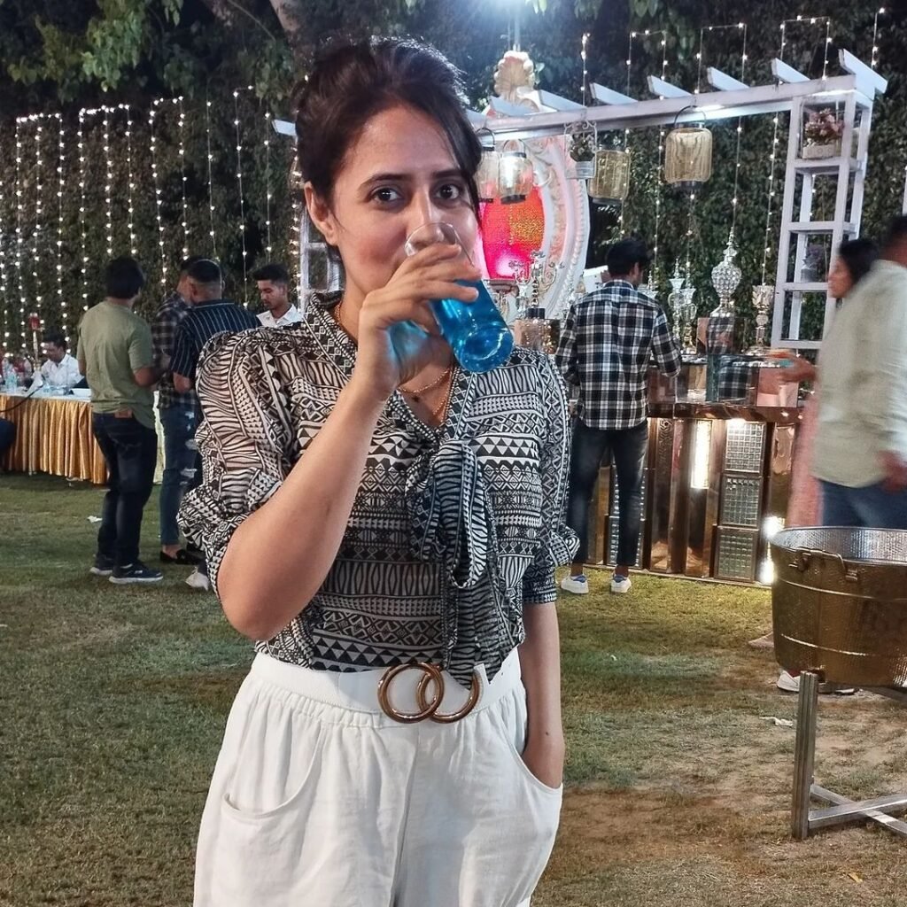 Jayanti Khatri Lamba/ Jenny Lecture, Age, Husband Name, Vlog, Marriage