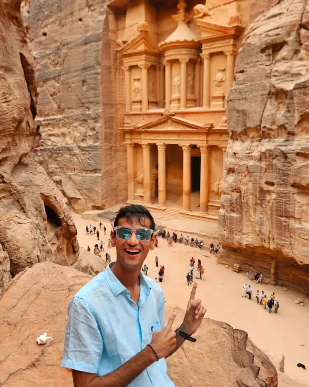 Pratik Jain Traveller Vloger Age, Height, Wife Name, Net Worth, Wife Photo - Web Guest Posting